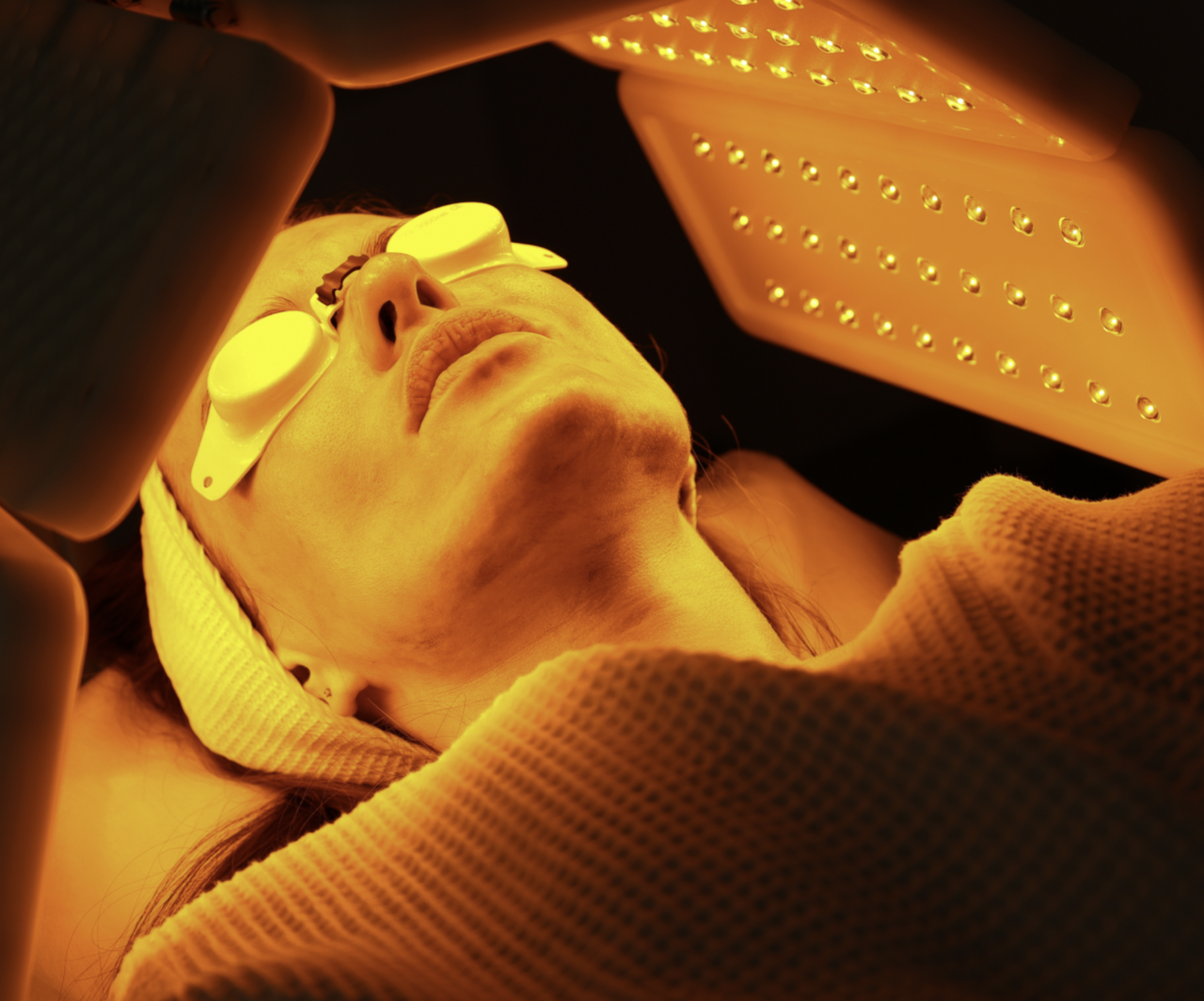 Dermalux LED Light Therapy | Specialist Skin Clinic | Nuriss